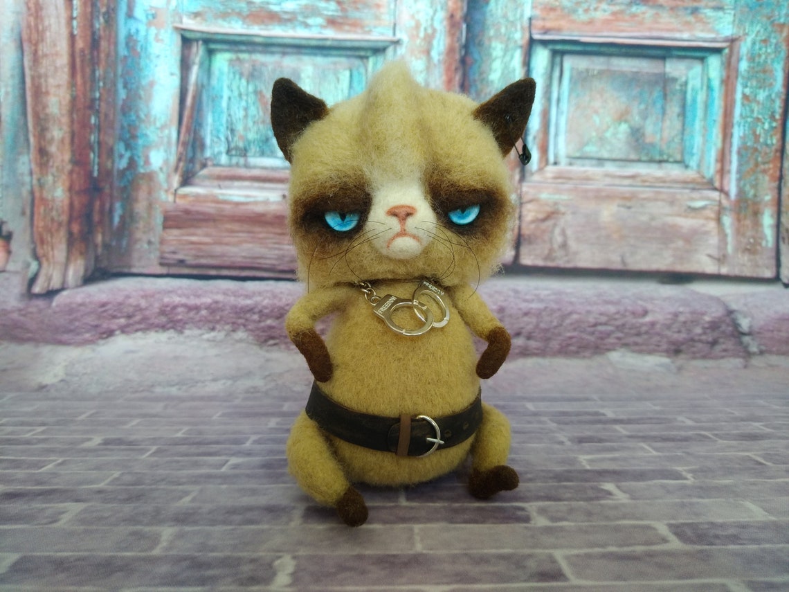 Grumpy Cat toy/ Needle felted cat/ Sad eyes/ Freedom cat/ Sad | Etsy