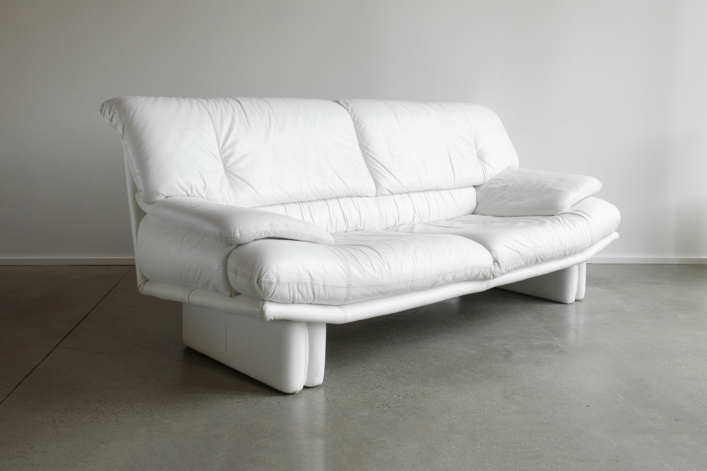 Vintage nicoletti sofa store