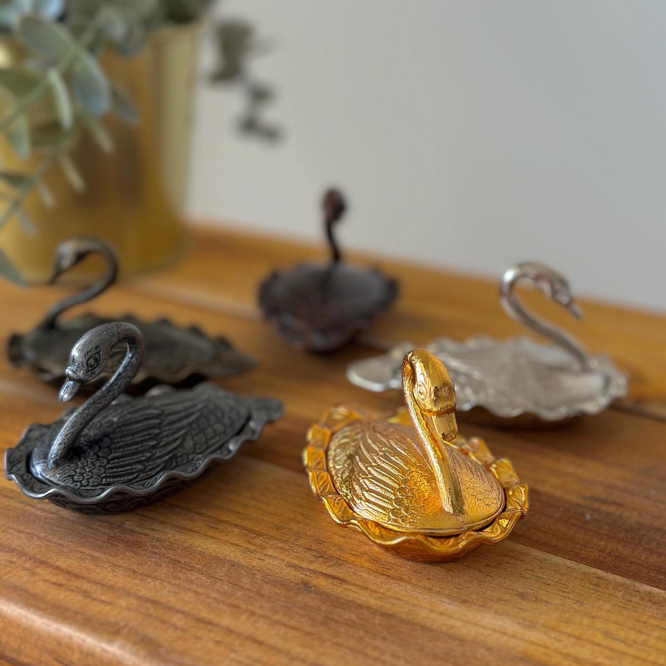 Elegant Metallic Swan Favor Boxes for Weddings, Baby Showers, and ...