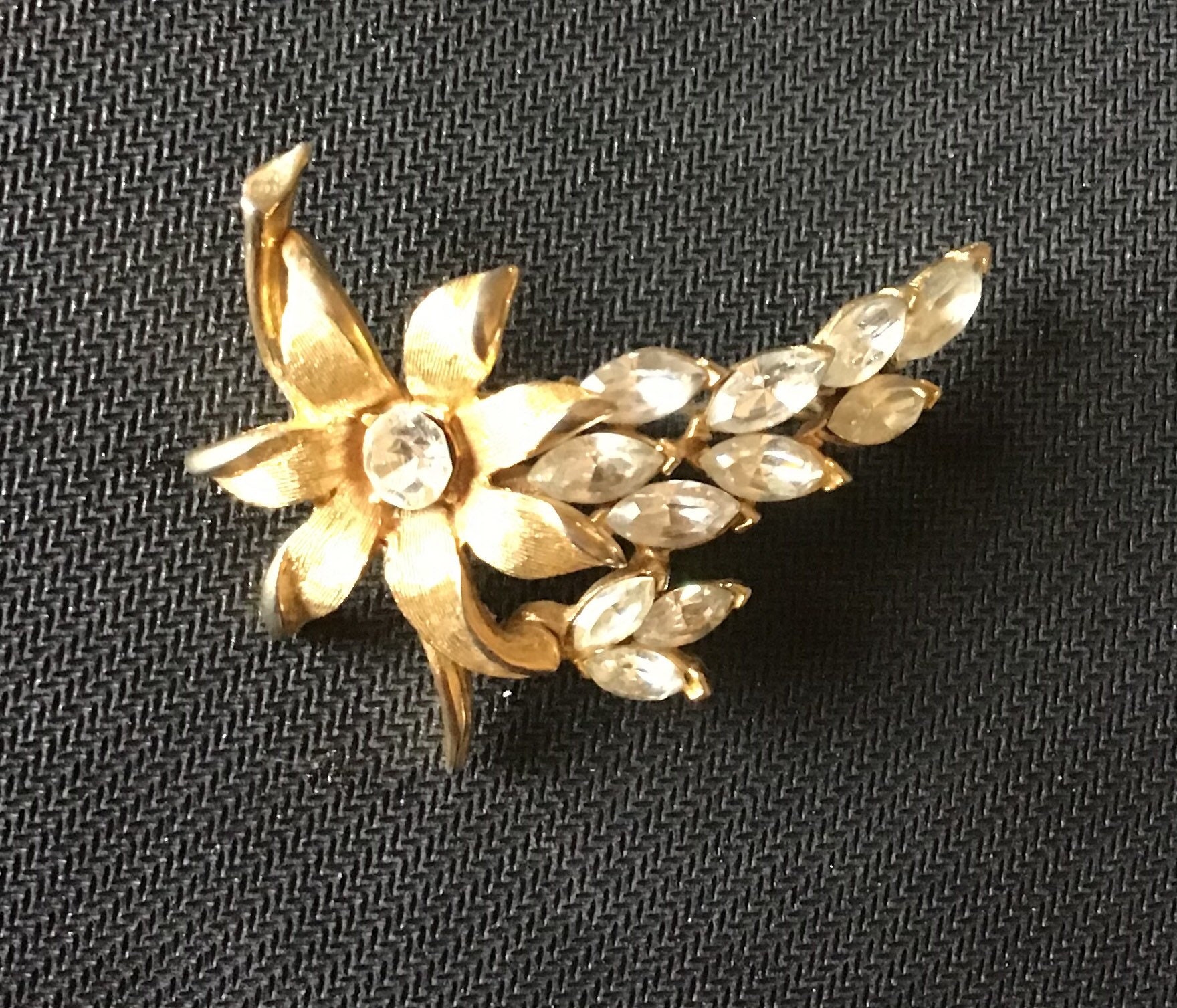 Bundle of Beautiful Rhinestone Brooches - Etsy