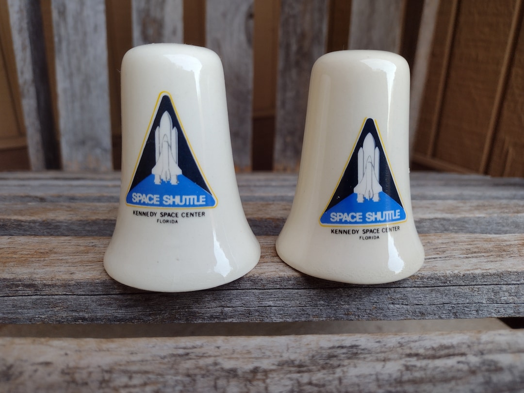 Space Shuttle Ceramic Salt and Pepper Shakers Retro Vintage NASA ...