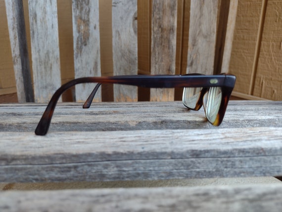 Entourage of 7 Los Angeles Dark Brown Matte with Ligh… - Gem