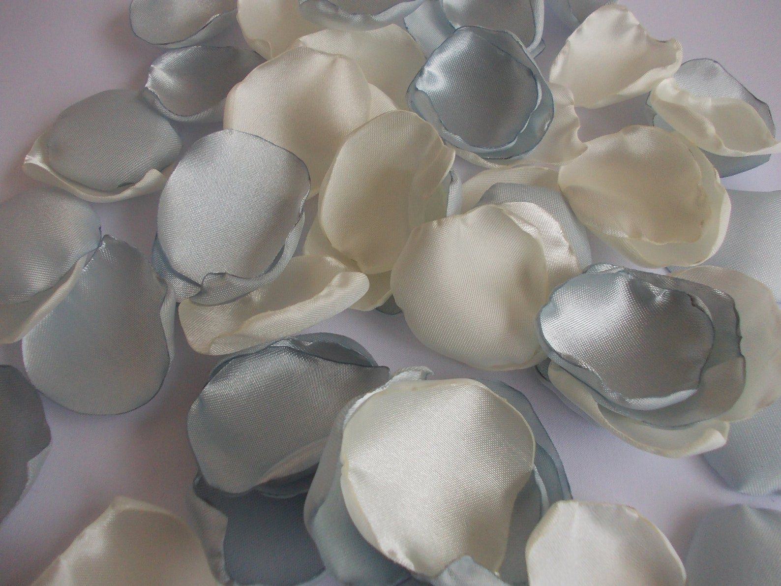 Ivory and Silver Rose Petals Silk Wedding Rose Petals Flower - Etsy