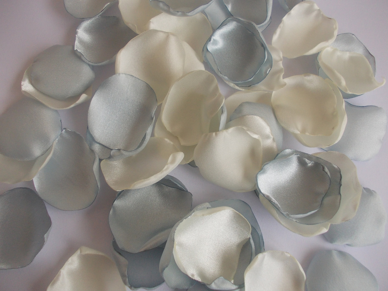 Ivory and Silver Rose Petals Silk Wedding Rose Petals Flower - Etsy