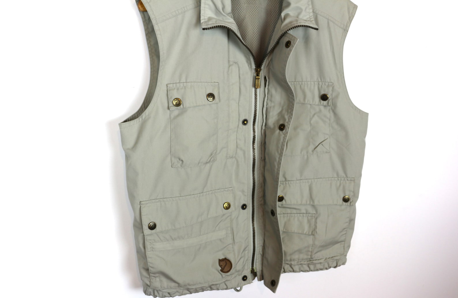 Sports Vest Beige Mens Travellers Vest FJALLRAVEN Light Gray Country ...