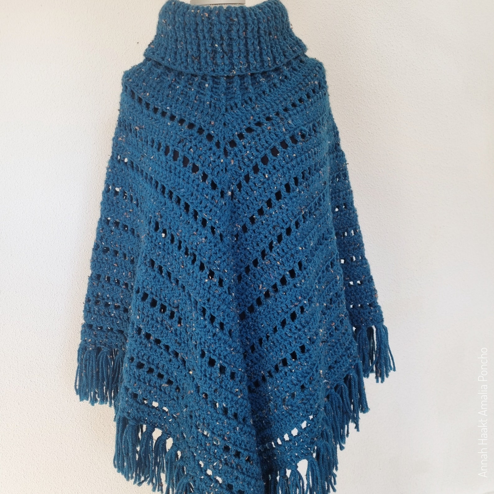 US & NL Crochet Pattern Amalia Poncho by Annah Haakt - Etsy