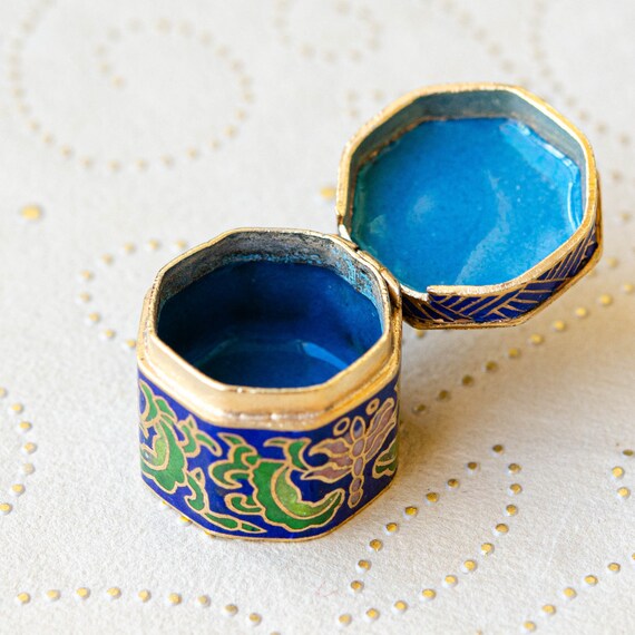 Vintage Chinese dragon pill box Gold tiny pill case P… - Gem