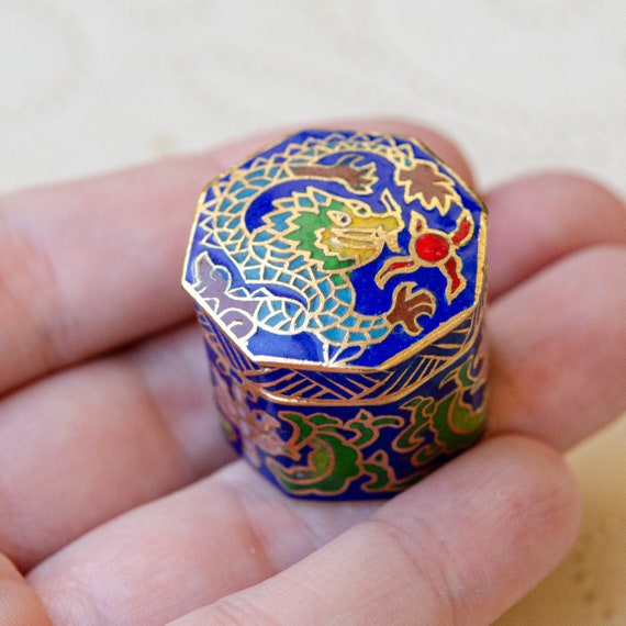 Vintage Chinese dragon pill box Gold tiny pill case P… - Gem