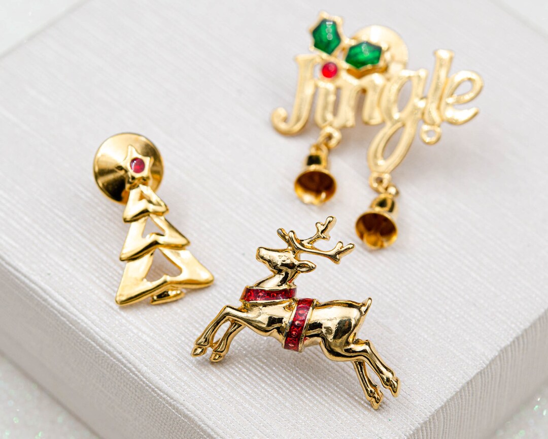 Vintage Christmas Set of Tree Lapel Pins Xmas Tree Pin Gold Reindeer ...