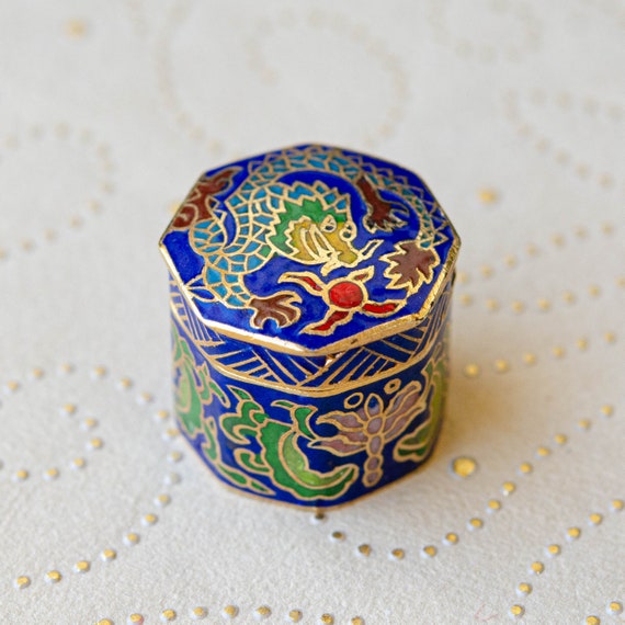 Vintage Chinese dragon pill box Gold tiny pill case P… - Gem