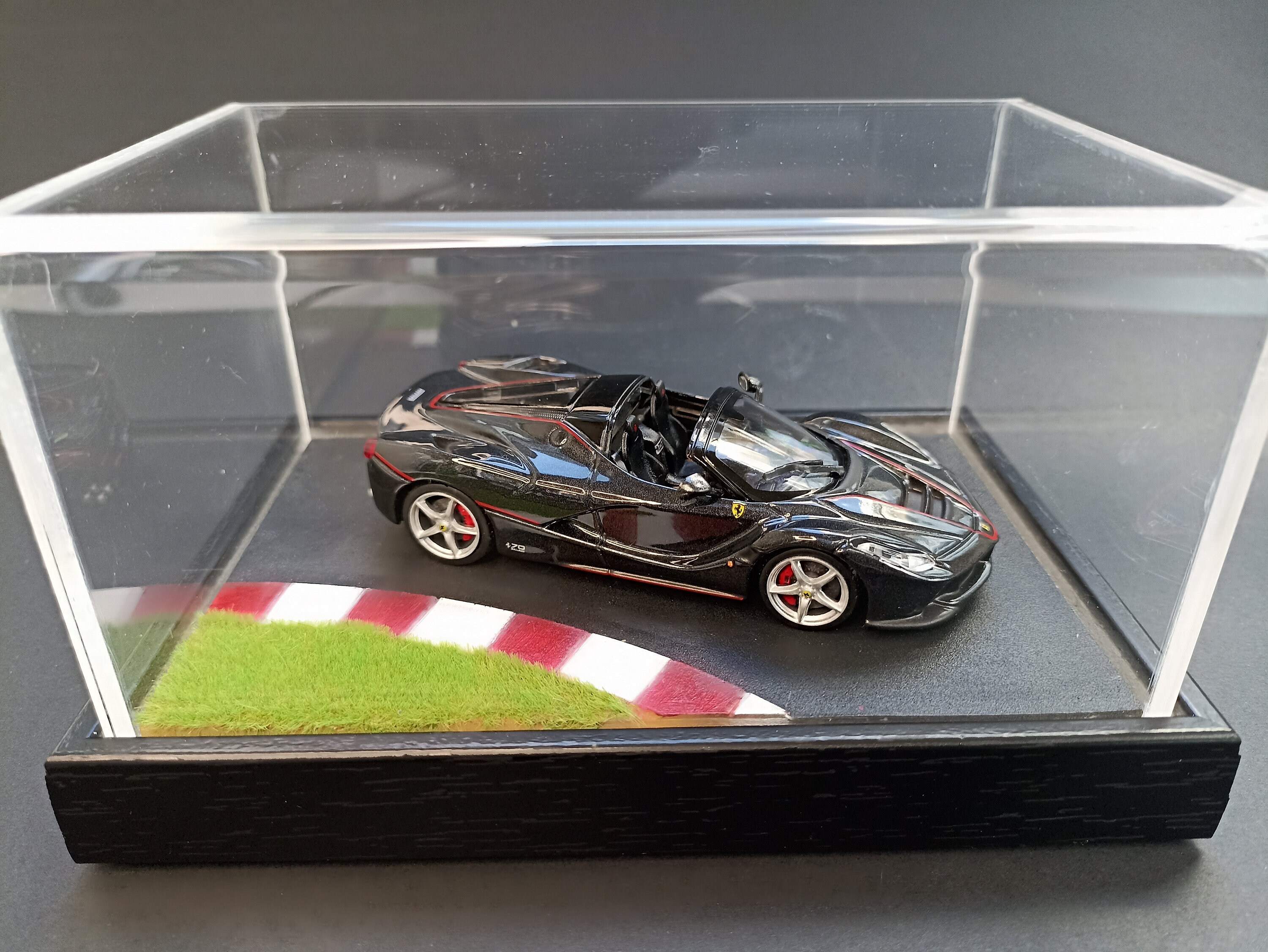 1/43 and 1/64 Diorama Race Track&display Case for Diecast Cars Are NOT ...