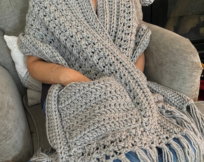 Adult Fleece Shawl Wrap With Pockets, Beautiful Tahitian Tide, Fits ...