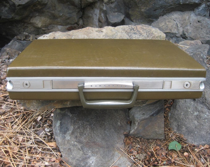 Retro SAMSONITE Slim Attaché Professional Olive Green Hard Shell ...