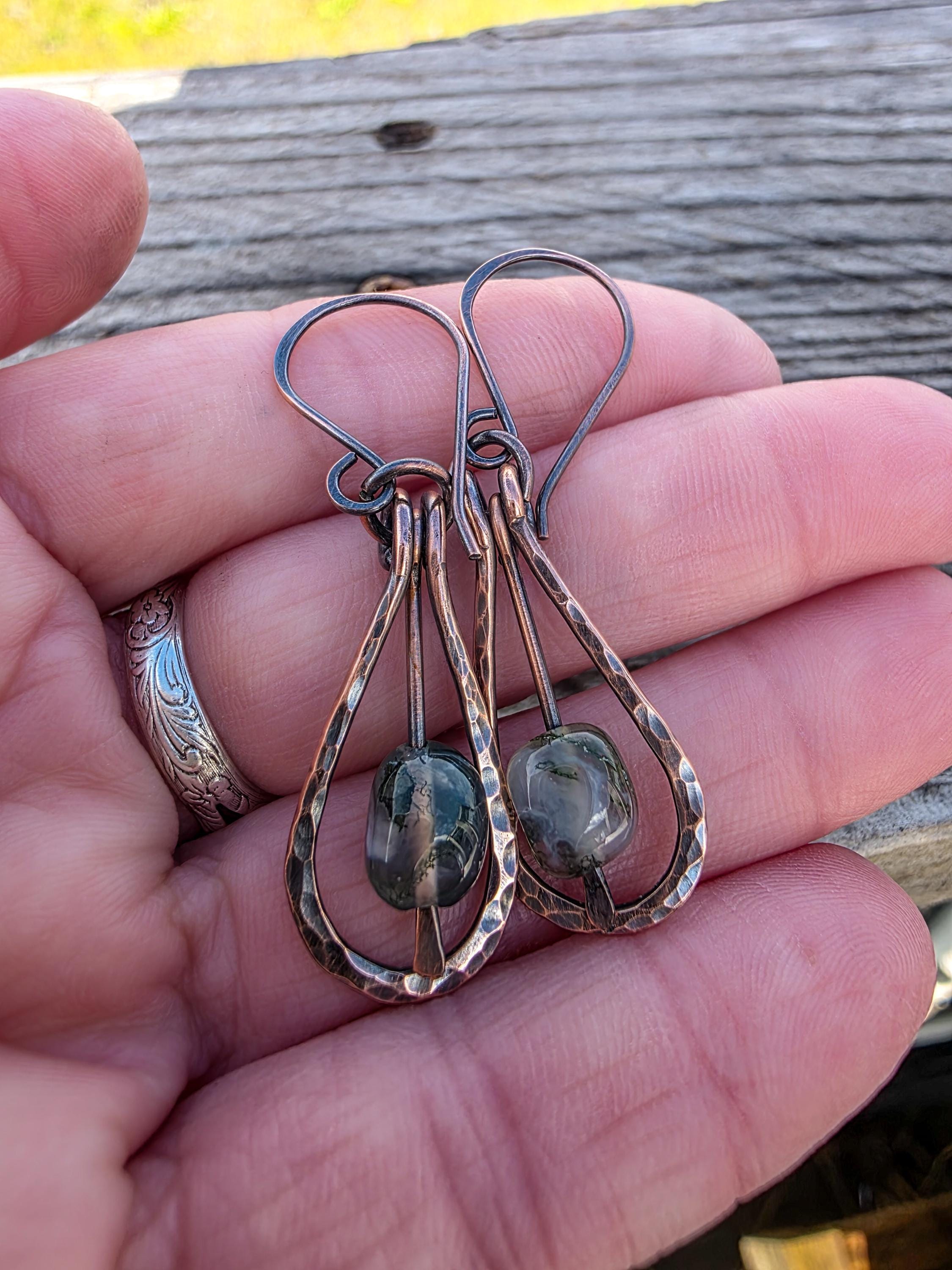 Hammered Copper Wire Earrings With Green Moss Agate Dangles – Rustic ...