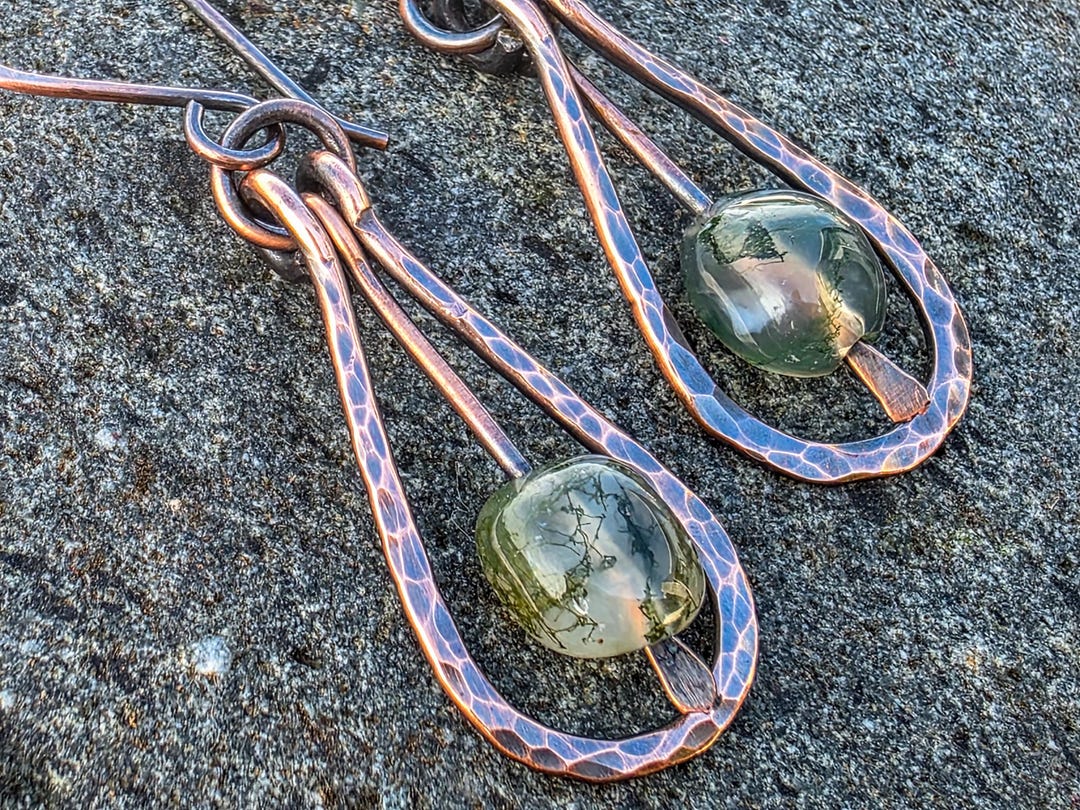 Hammered Copper Wire Earrings With Green Moss Agate Dangles – Rustic ...