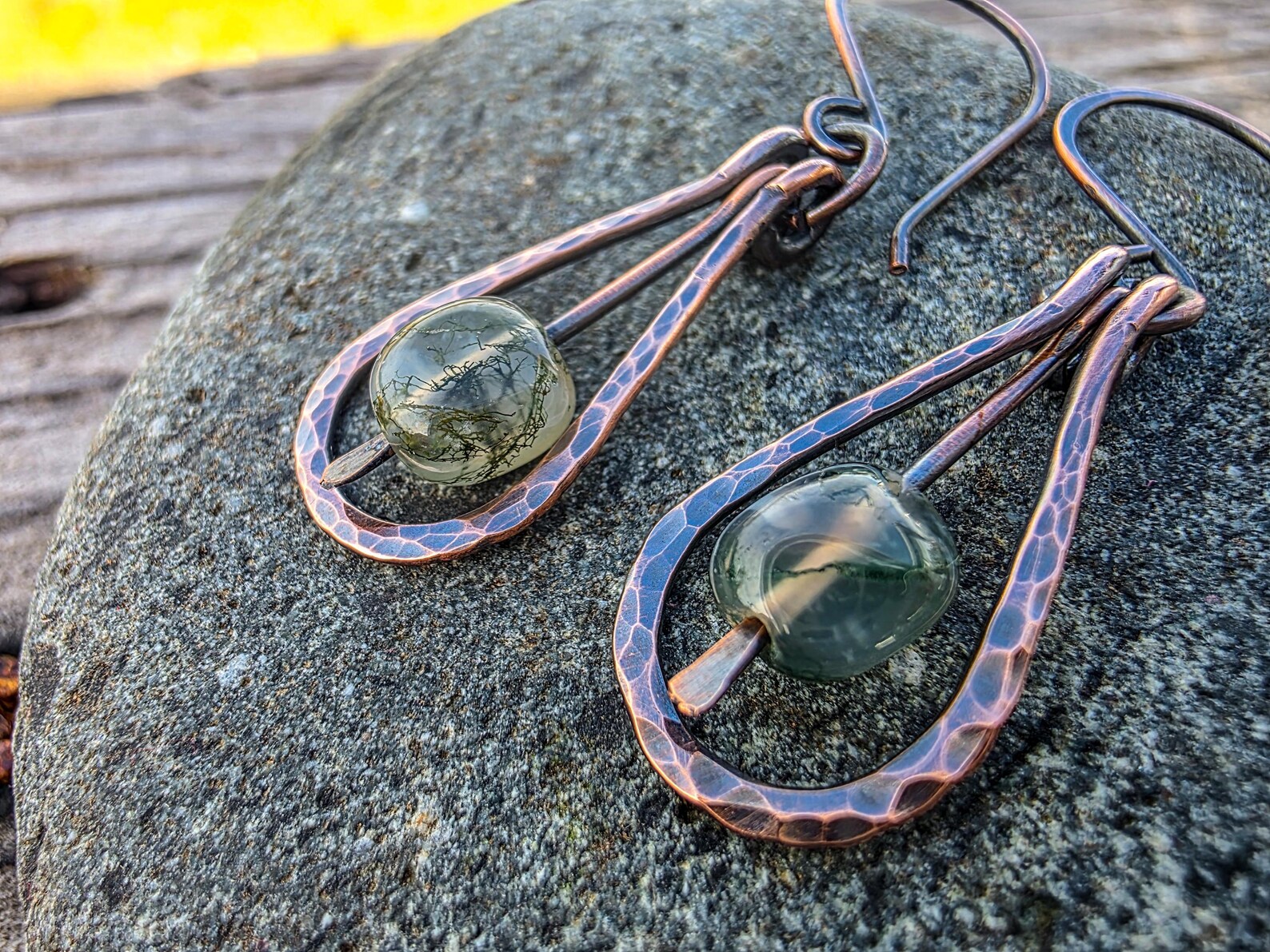 Hammered Copper Wire Earrings With Green Moss Agate Dangles – Rustic ...
