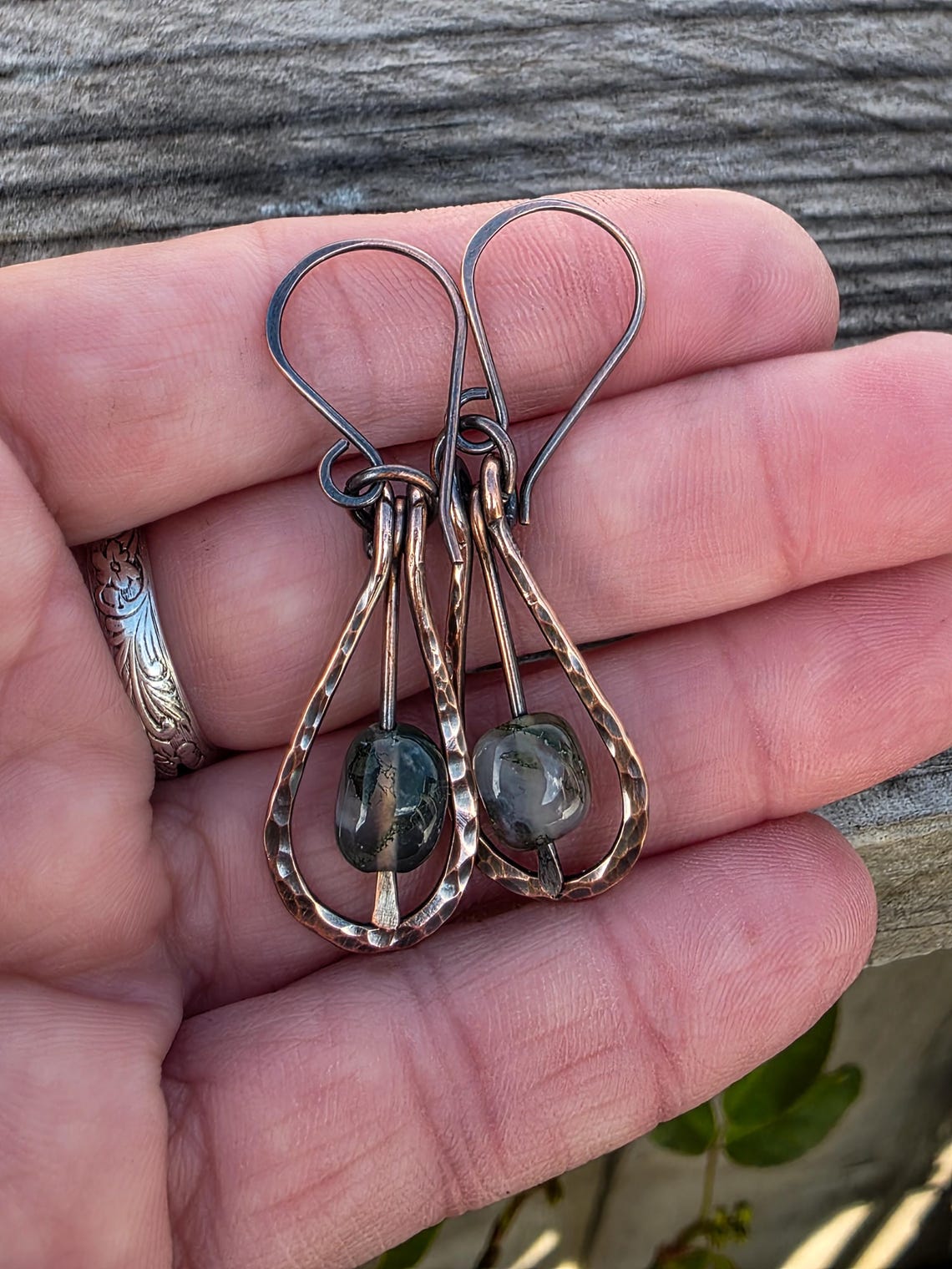 Hammered Copper Wire Earrings With Green Moss Agate Dangles – Rustic ...