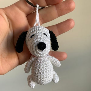 Crochet Snoopy Keychain - Etsy