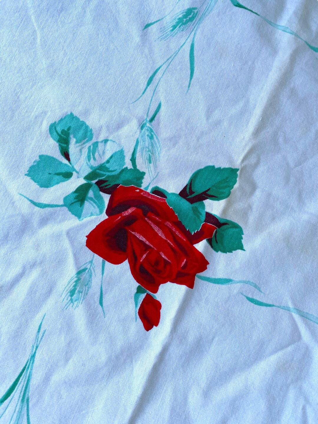 Wilendur Shaded Red Roses Vintage Tablecloth 40 X 46 Inch 4230 - Etsy