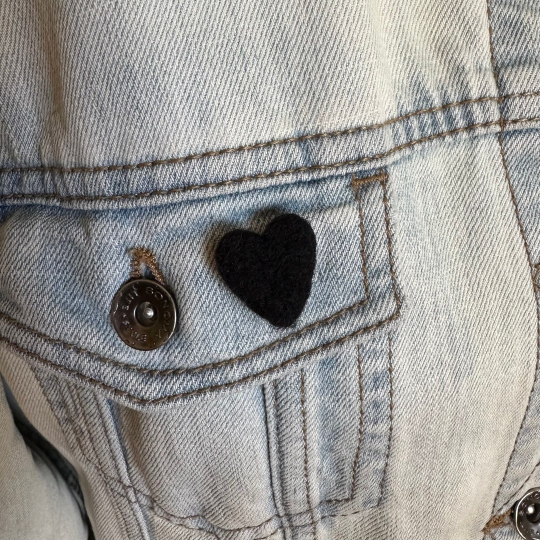 Tiny Black Heart Pin – Handmade Merino Wool Felt Brooch - Etsy