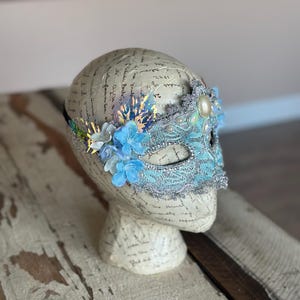 Blue Cinderella Masquerade Mask, Bridgerton Ball, Elegant Pearl Mask ...