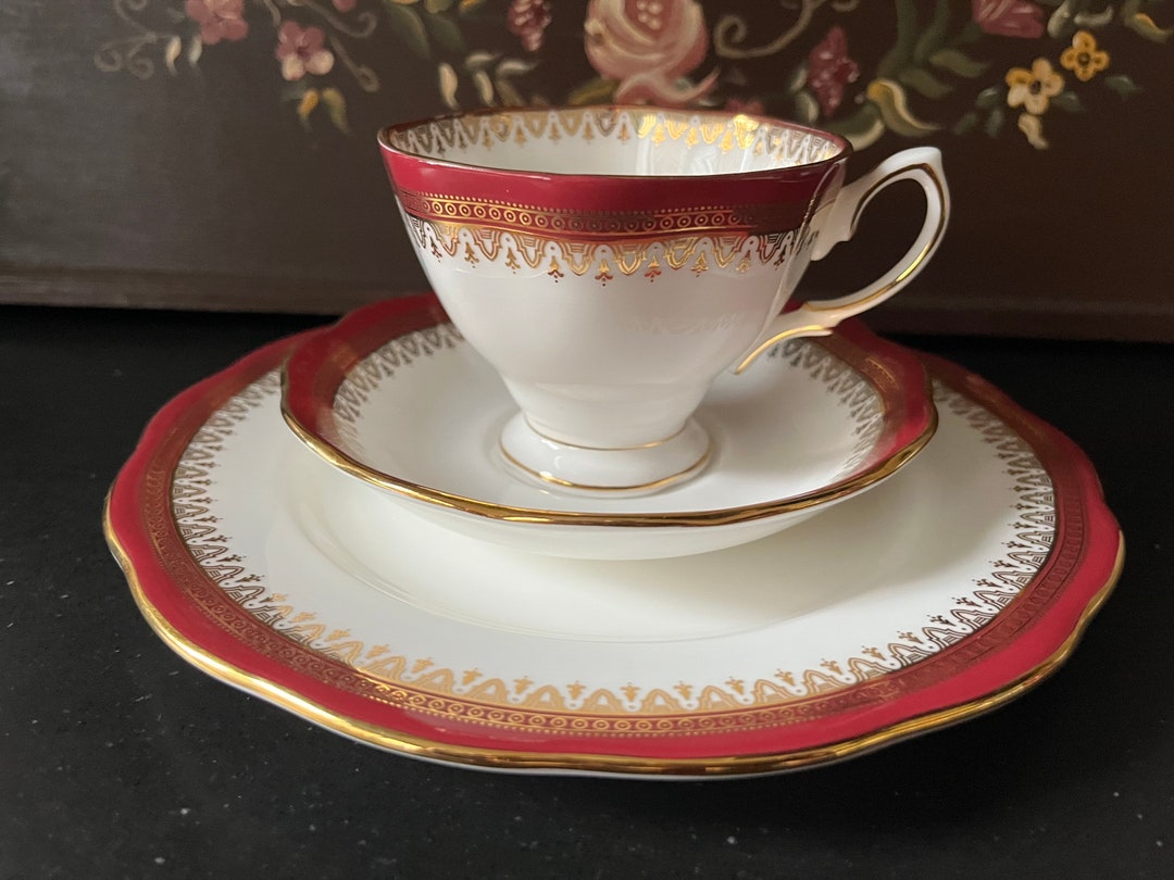 Royal Albert Hollywood. 100 Years. English Porcelain. Bone China ...