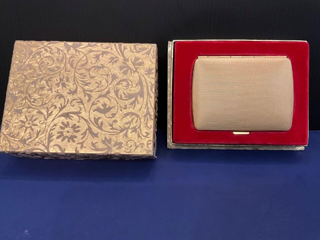 New MCM Revlon Ladies Compact Gold Mesh Finish Van Cleef Arpels in Orig ...