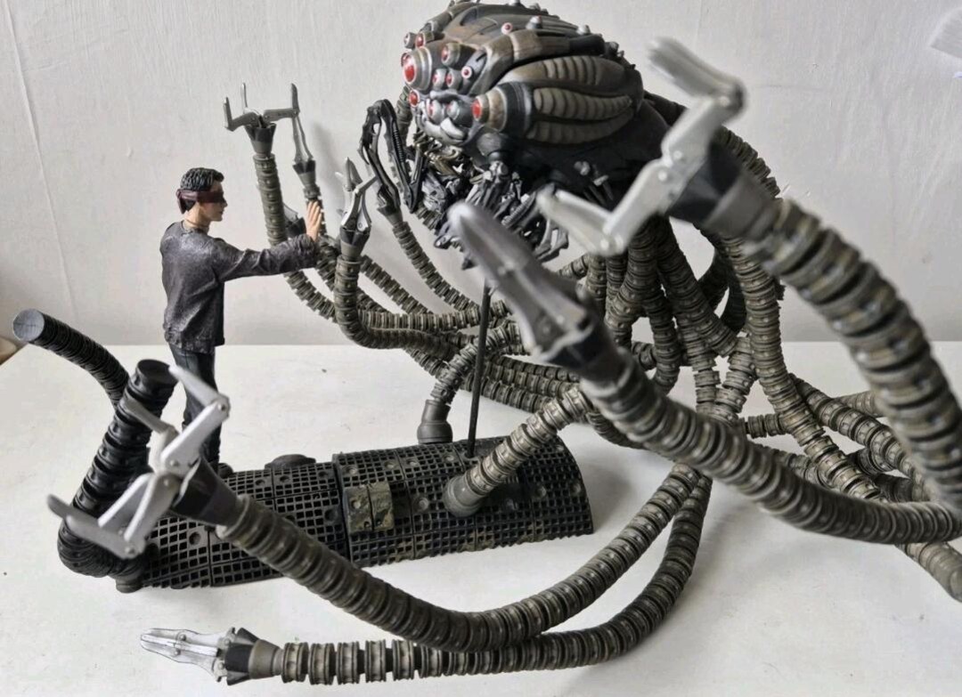 Matrix Sentinel / Neo (real World) Exclusive Mcfarlane Diorama 2003 ...