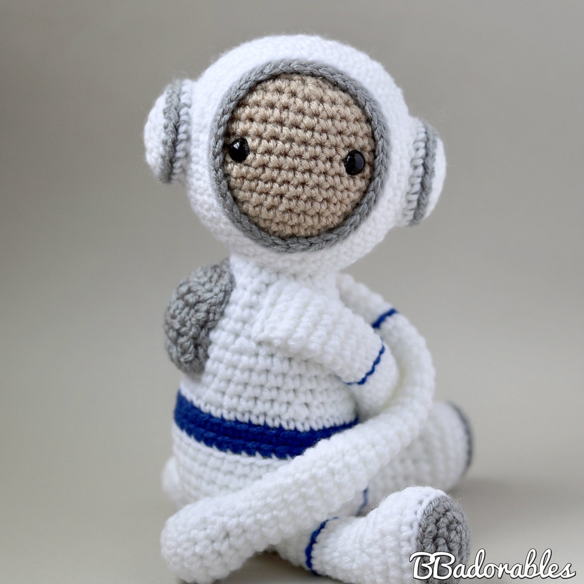Astronaut curtain tieback CROCHET PATTERN right or left | Etsy