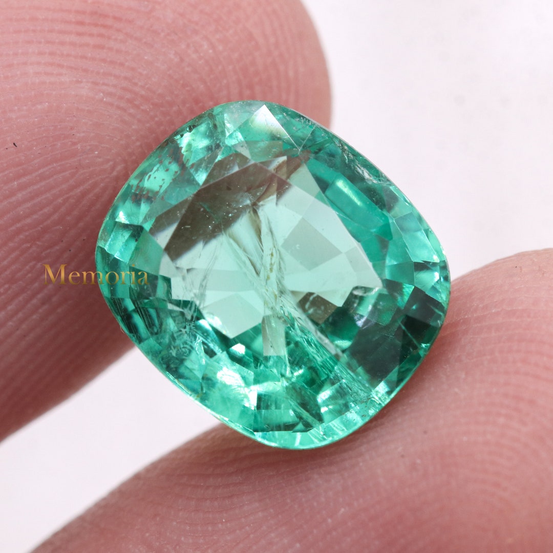 Natural Emerald Gemstone, Cushion Cut Faceted 6.65 Carats / 12X10.5 Mm ...