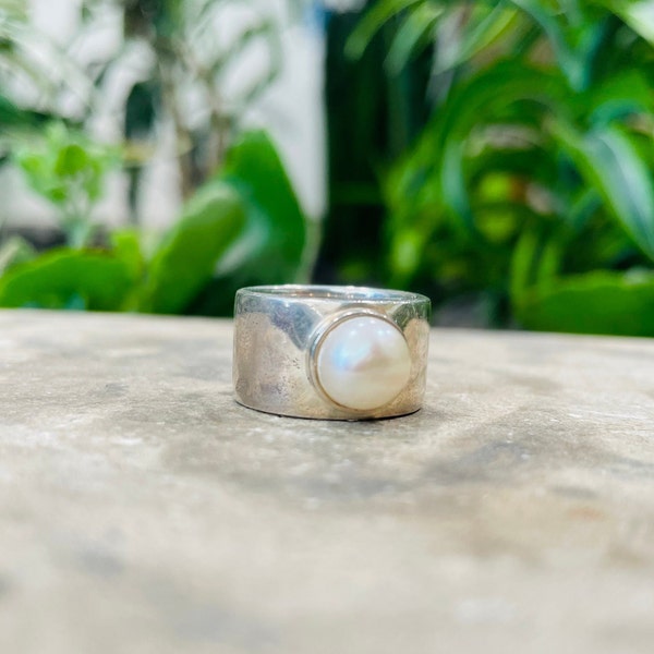 Modern Pearl Ring - Etsy