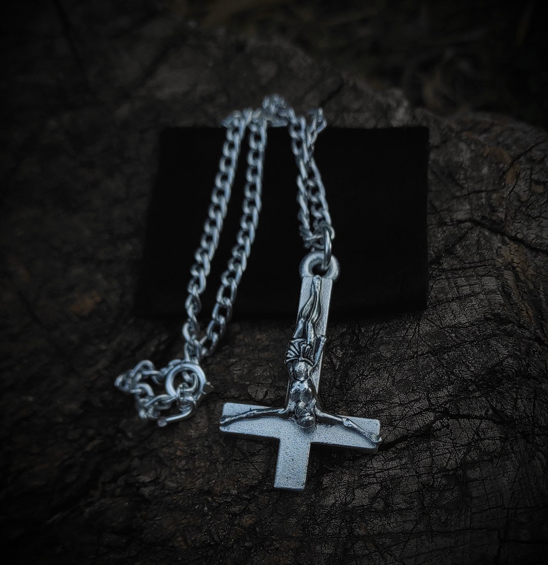 Big Inverted Crucifix Necklace , Giant Curbed Chain Upside Down Cross ...