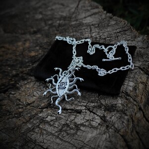 Sigil of Tiamat Silver Necklace , Eye of Gorgon Magical Symbol Artefact ...