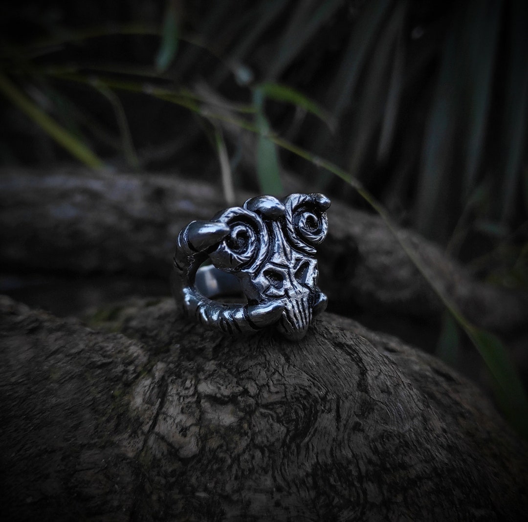 Devil Tooth Guitar Pick Ring , Ancient Satanic Artefact for Metalhead ...