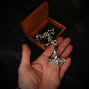 Big Inverted Crucifix Necklace , Giant Curbed Chain Upside Down Cross ...