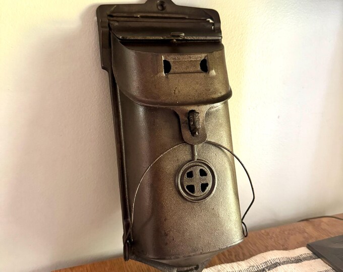 Antique Griswold Cast Iron Mailbox | Griswold 106A Cast Iron Mailbox ...