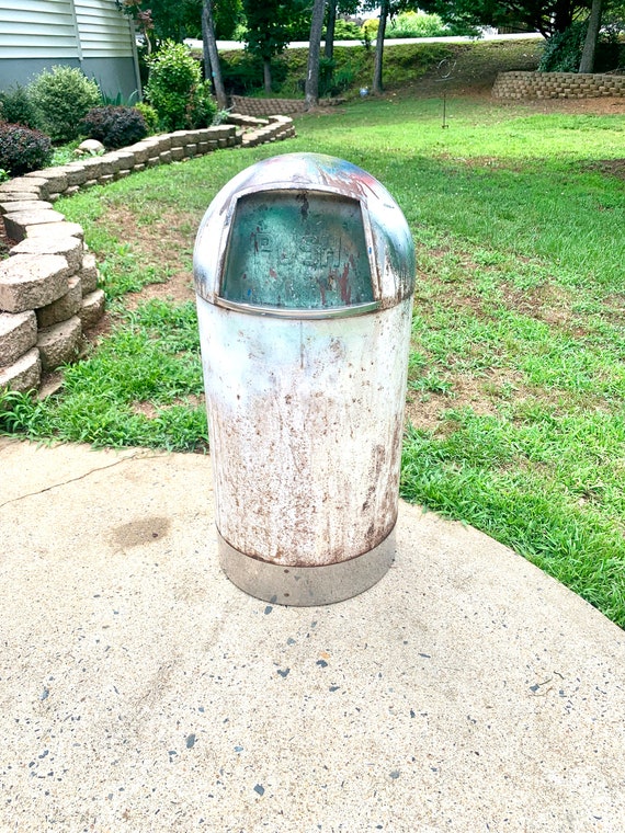 Industrial Vintage Trash Can Vintage Bullet Style Trash Can | HOT!