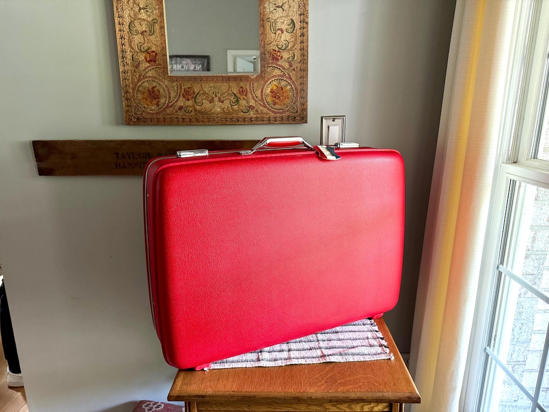 Large American Tourister Red Suitcase | Vintage Red Travel Case | Mid ...