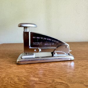 Vintage Small Scout Stapler | Ace Fastener Scout No.202 Stapler | Art ...