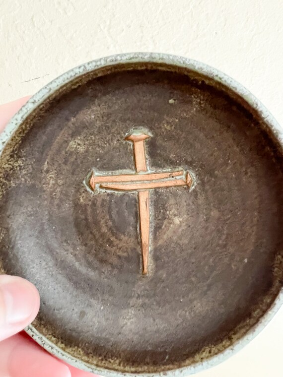 Vintage Jerry Harper pottery bowl - small Cross wit… - Gem