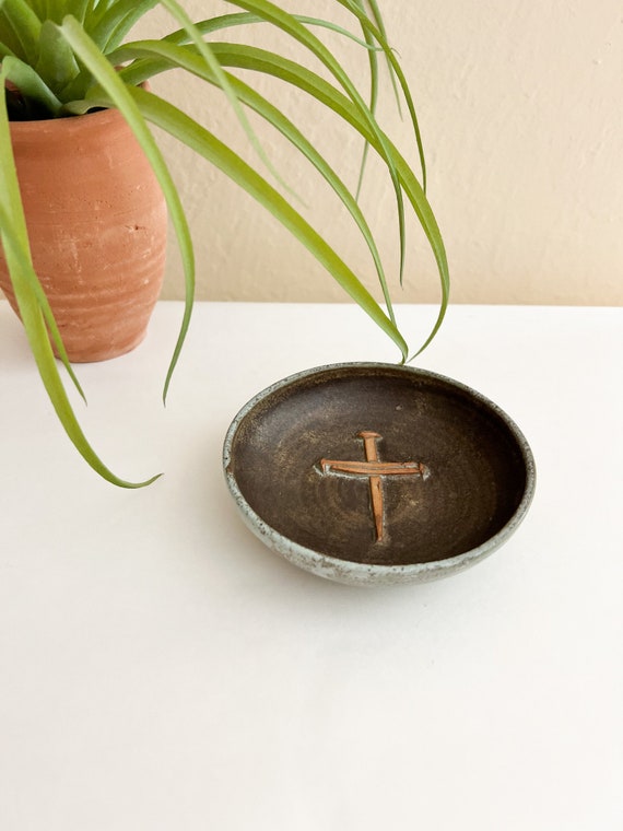 Vintage Jerry Harper pottery bowl - small Cross wit… - Gem