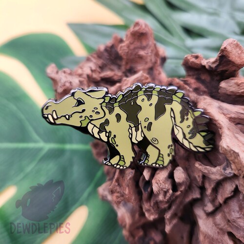Prehistoric Pals: Dunkleosteus Enamel Pin - Etsy