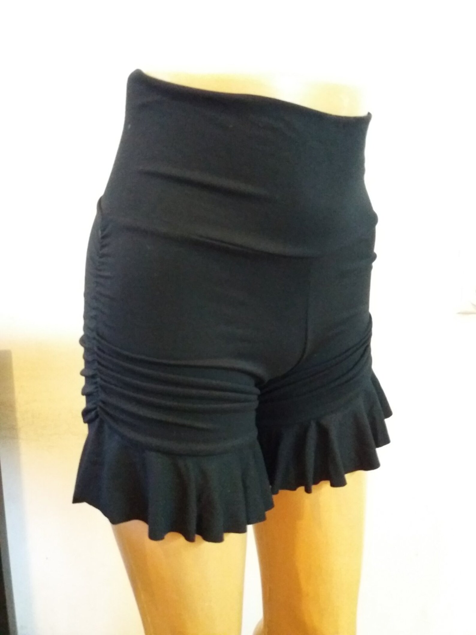 Black cotton scrunchie ruffle shorts/ Black cotton ruffle | Etsy