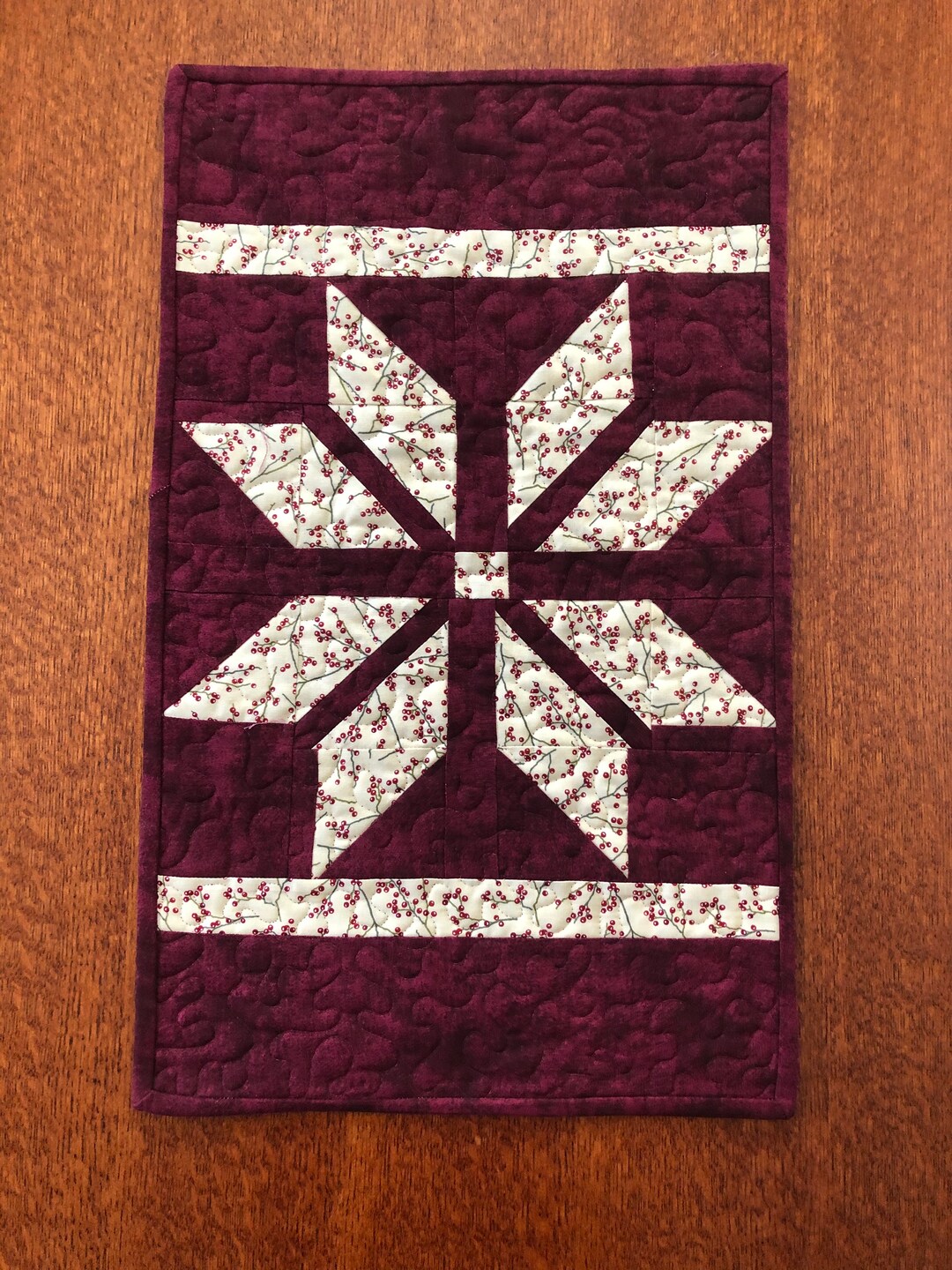 Winter Poinsettia Christmas Table Topper, Table Runner, Country Holiday ...