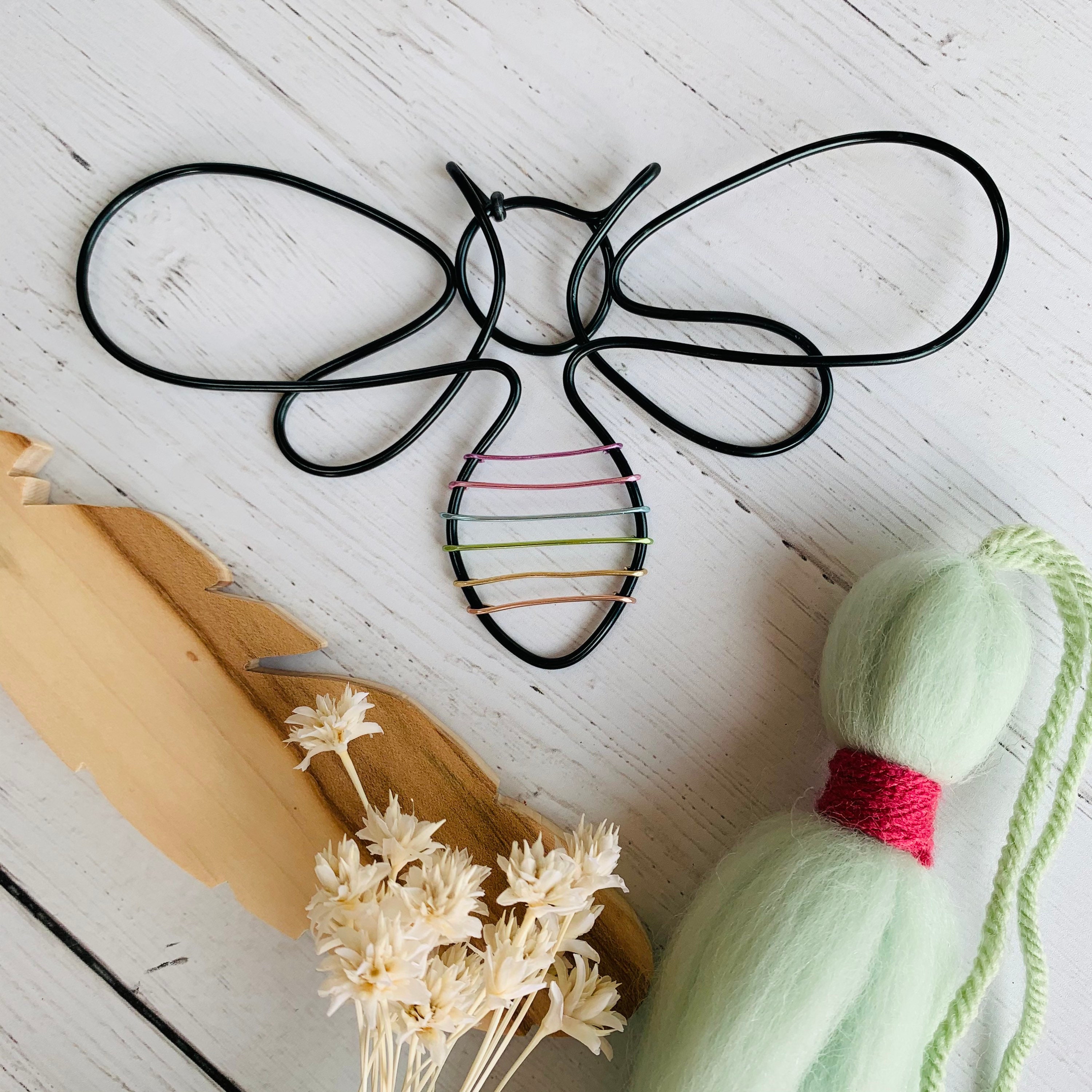 Handmade Wire BEE YOU plaque choice of colour wall art bee | Etsy