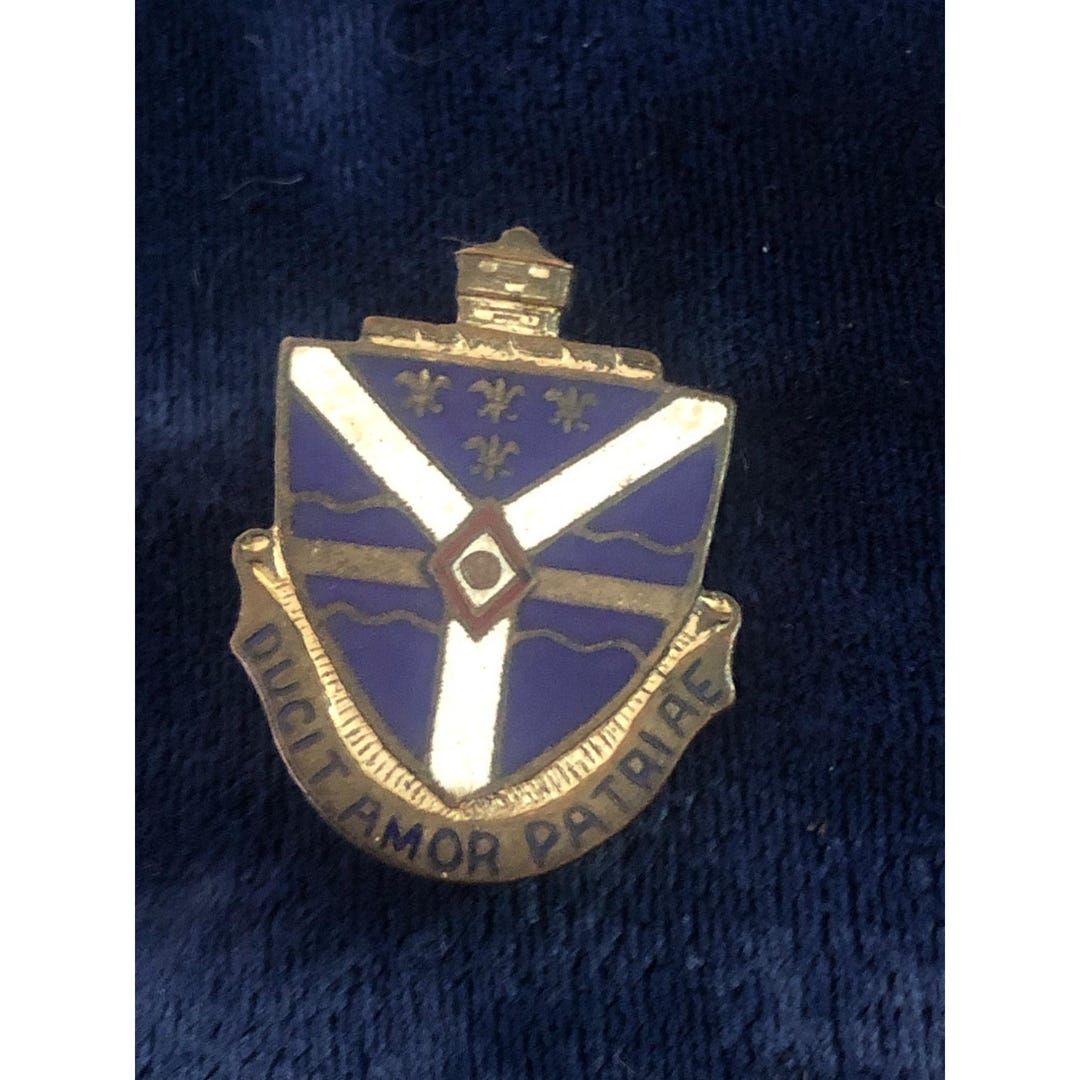 Vintage Military Pin Badge With Crest & Motto "ducit Amor Patriae ...