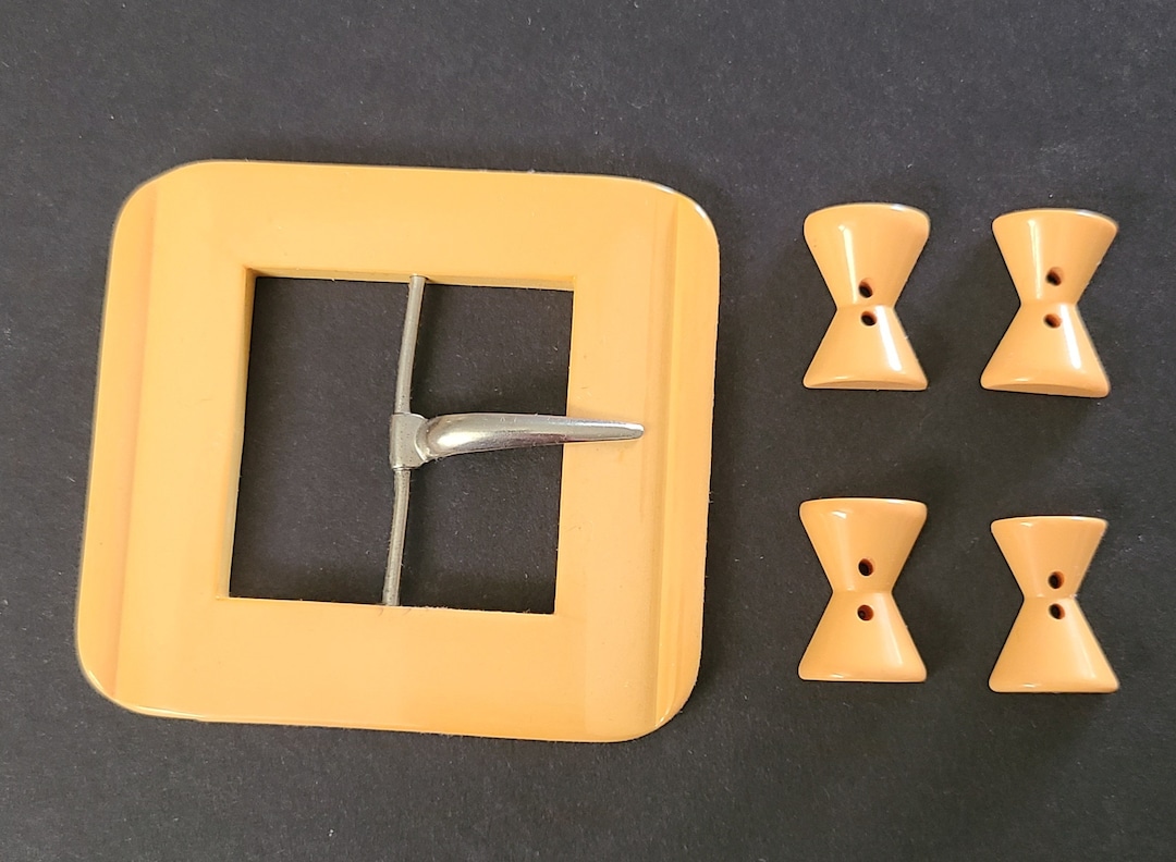 Vintage Bakelite Buckle With 4 Bakelite Buttons Mustard Color - Etsy