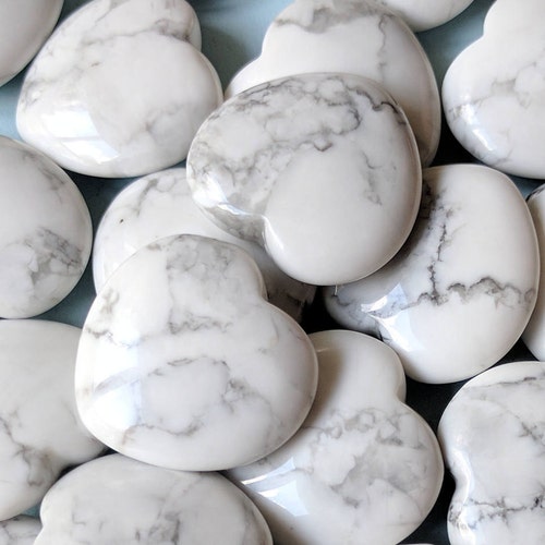 Howlite Heart Crystal Heart Gemstone - Etsy