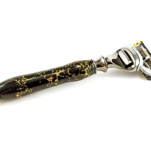 Razor Handle With Case, Gillette Fusion Pro-glide in a Black Matrix ...