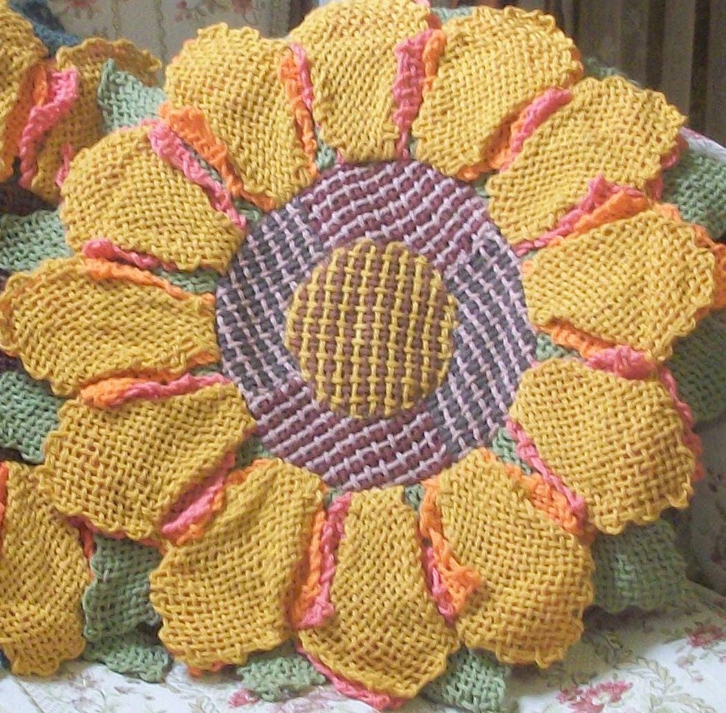 Pin Loom Weaving Pattern Pdf for a Flower Pillow Cushion, for the Zoom ...